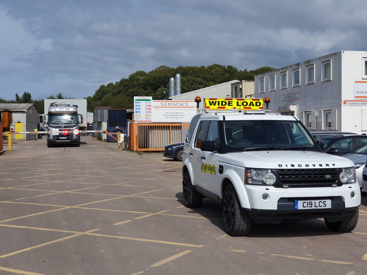 Escort Vehicles - LCS Transport